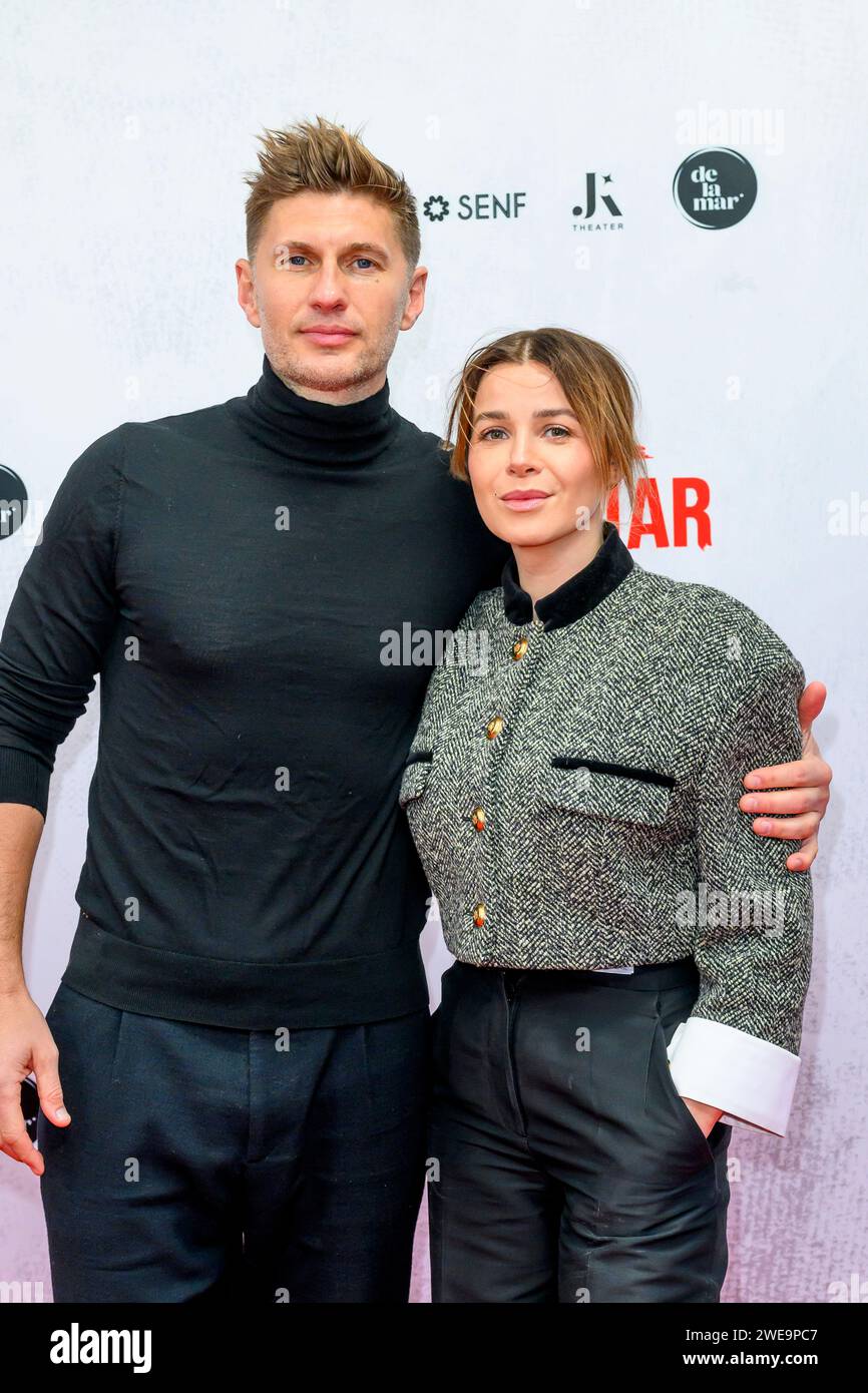 AMSTERDAM, 21-01-2024, DeLaMar Premiere Jesus Christ Superstar in het ...