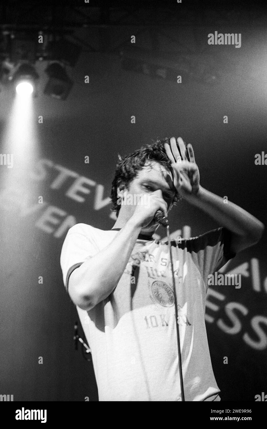 RODDY WOOMBLE, IDLEWILD, 1998: A very young Roddy Woomble of the ...