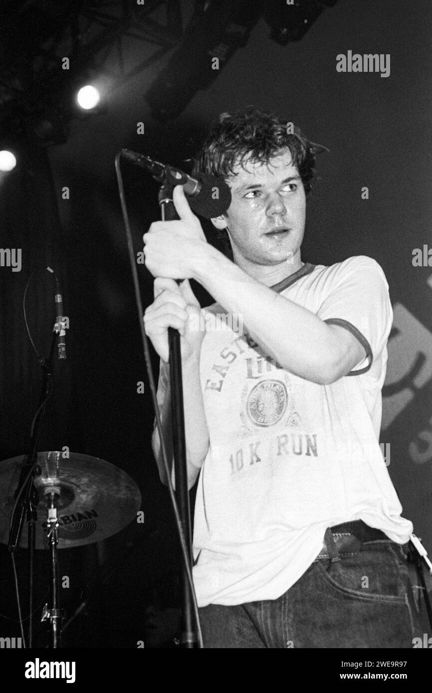 RODDY WOOMBLE, IDLEWILD, 1998: A very young Roddy Woomble of the ...