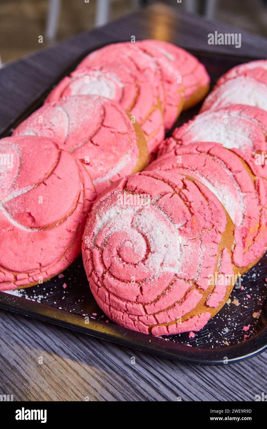 Baked conchas hi-res stock photography and images - Alamy