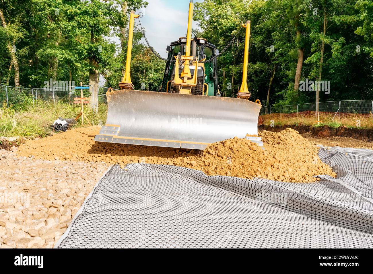 Sand levelling hi-res stock photography and images - Alamy
