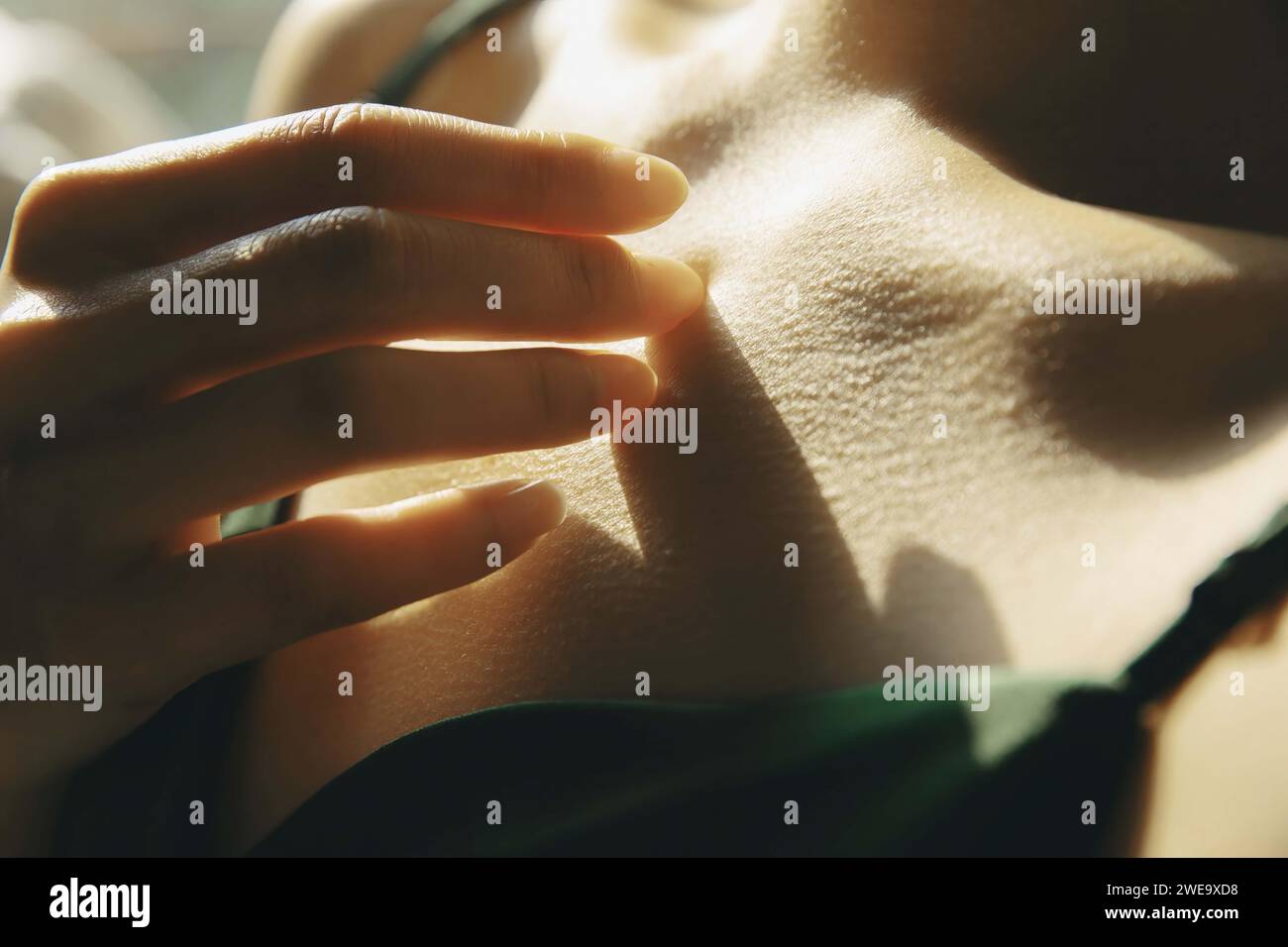 Graceful hand movements hi-res stock photography and images - Alamy