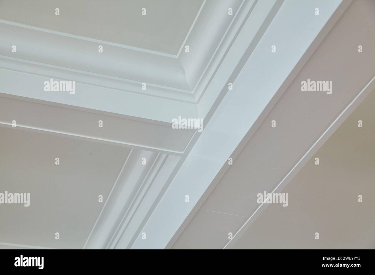 Modern Minimalist Ceiling with Geometric Crown Molding Stock Photo - Alamy