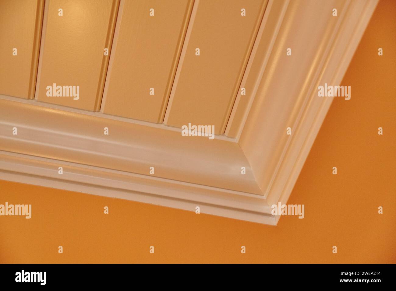 Corner crown molding hi-res stock photography and images - Alamy