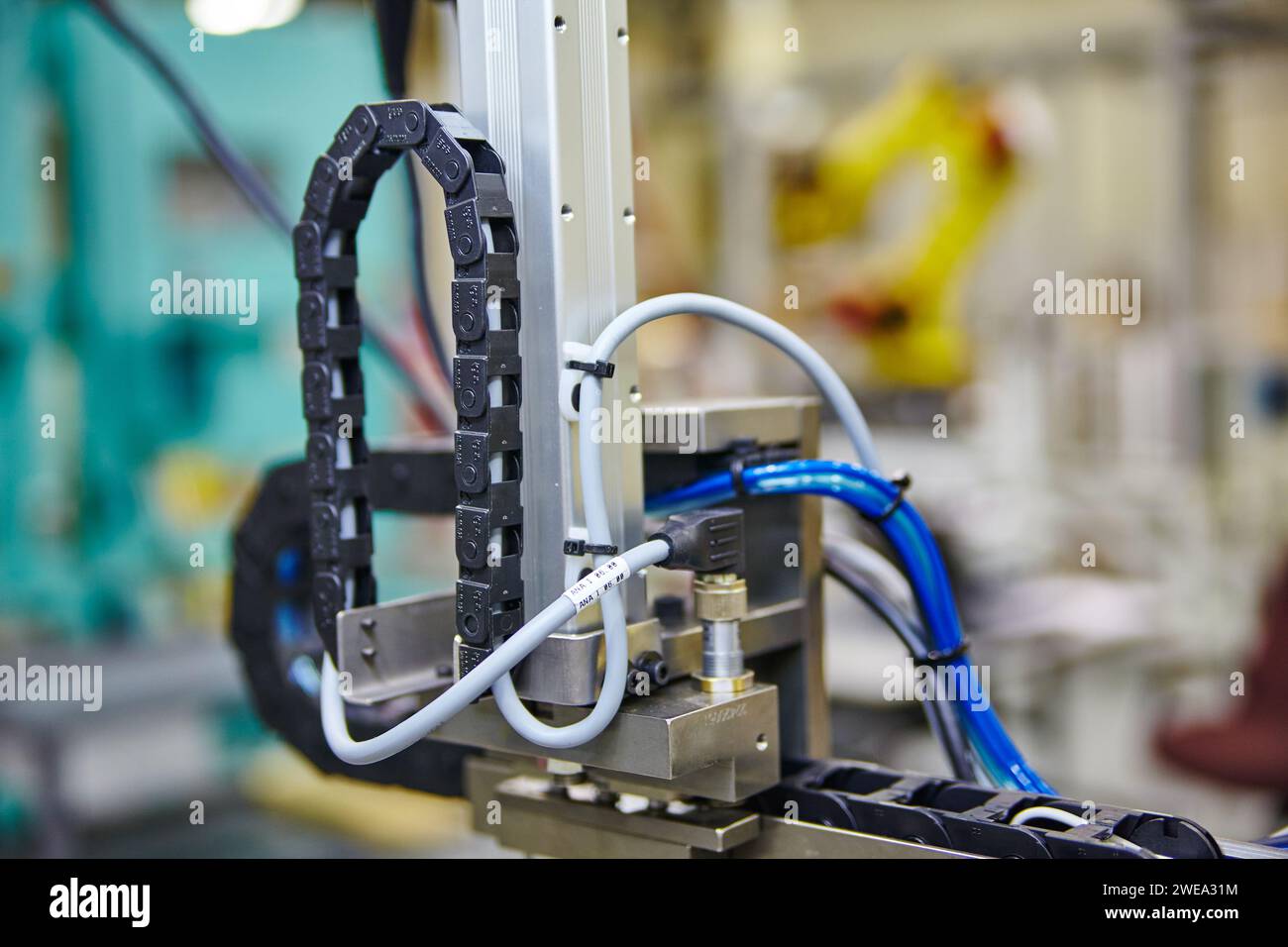 Cable carrier wires hi-res stock photography and images - Alamy