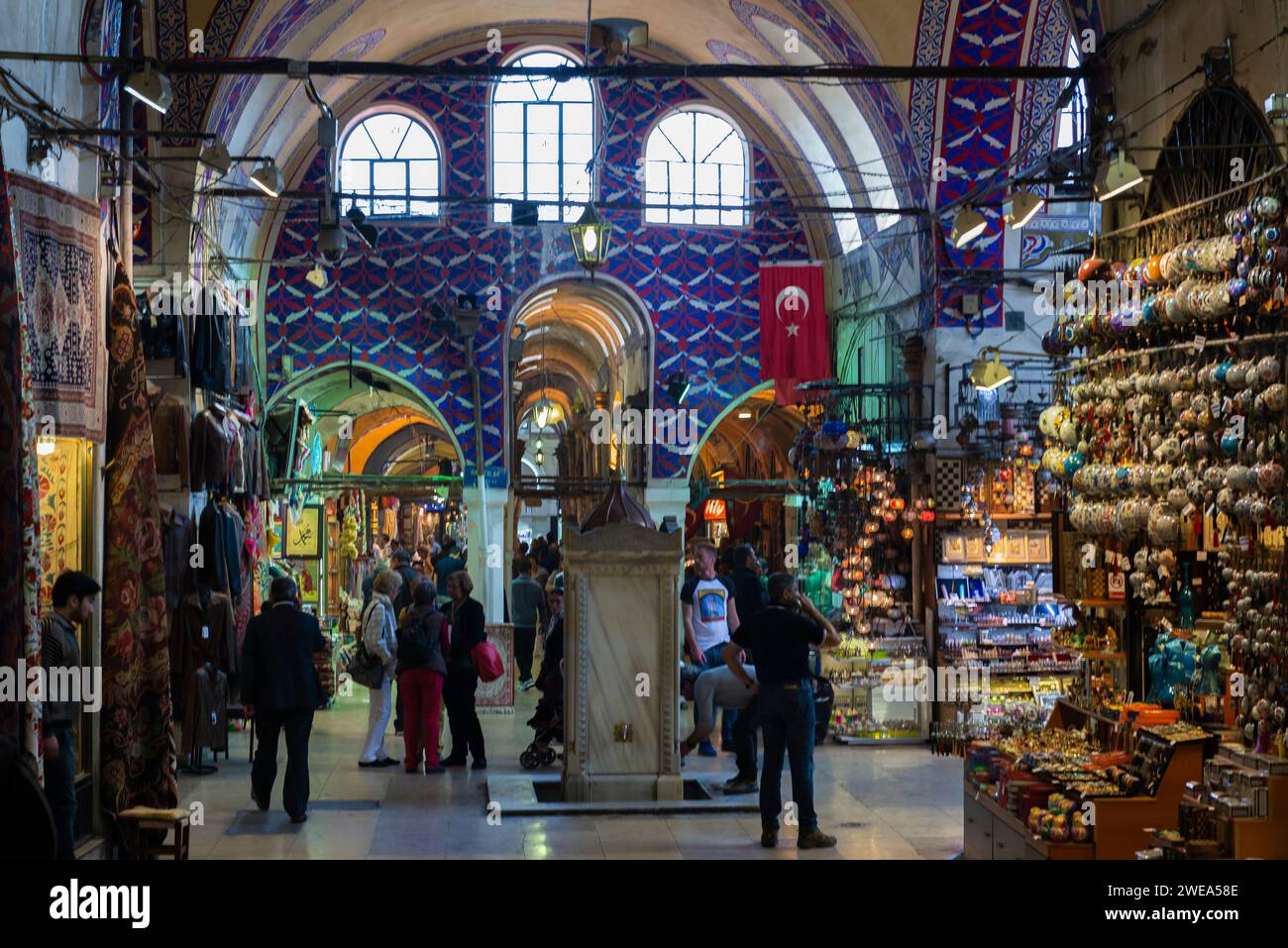 Inside the Grand Bazaar in Istanbul Stock Photo - Alamy
