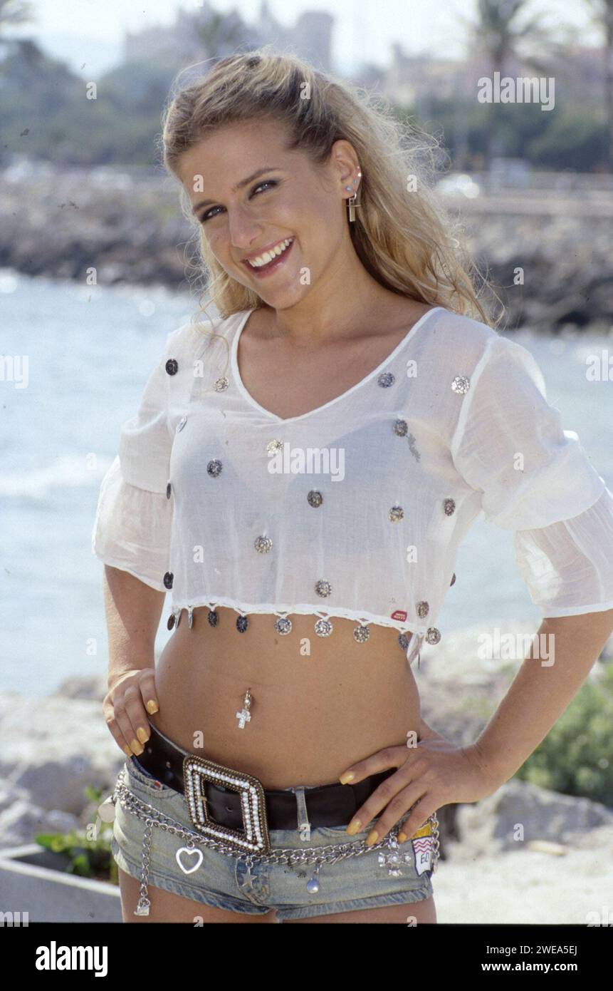 Auf Mallorca spielt Jeanette Biedermann, eine Saengerin im RTL-Action ...