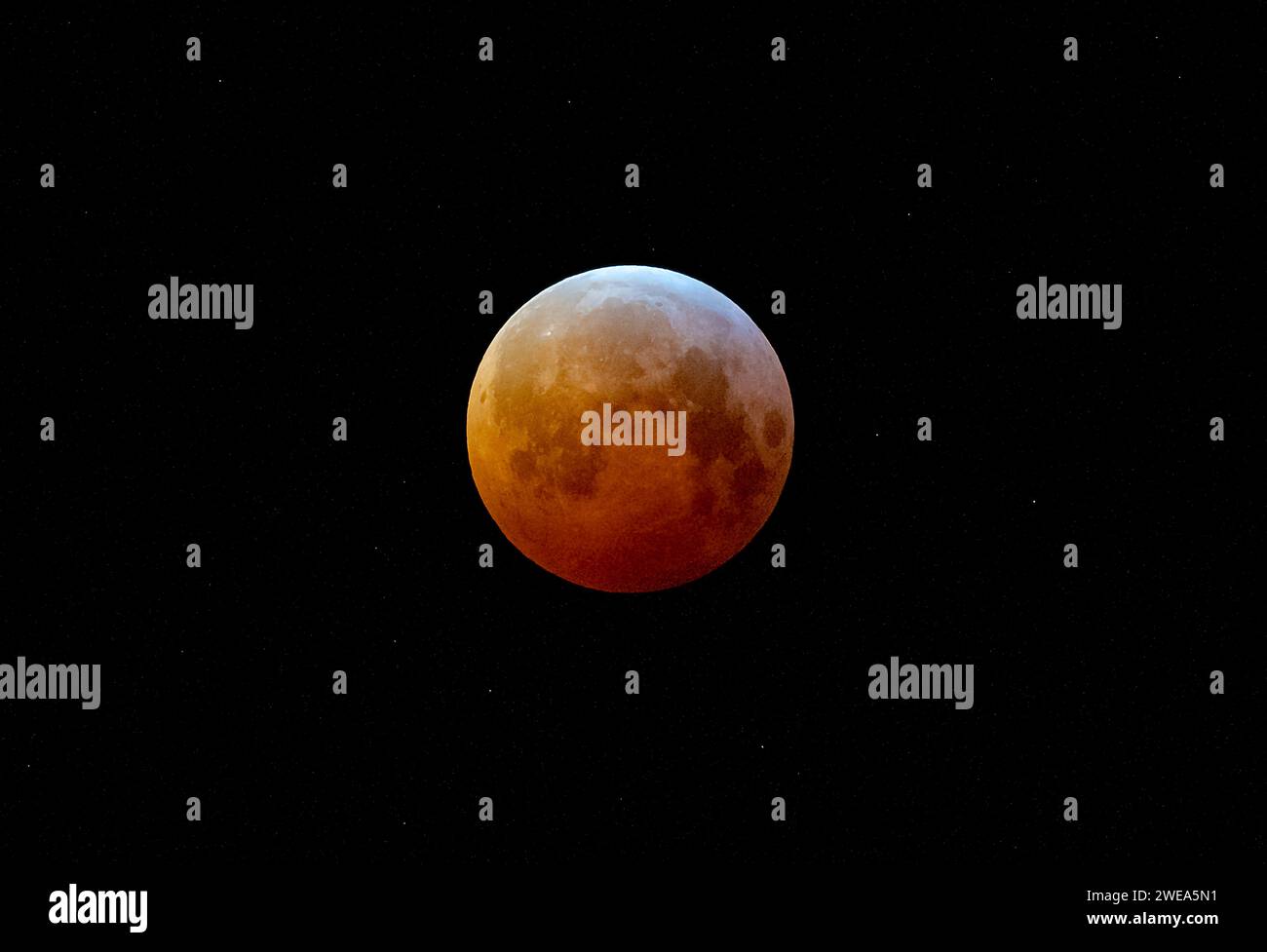 Roter blutmond hi-res stock photography and images - Alamy