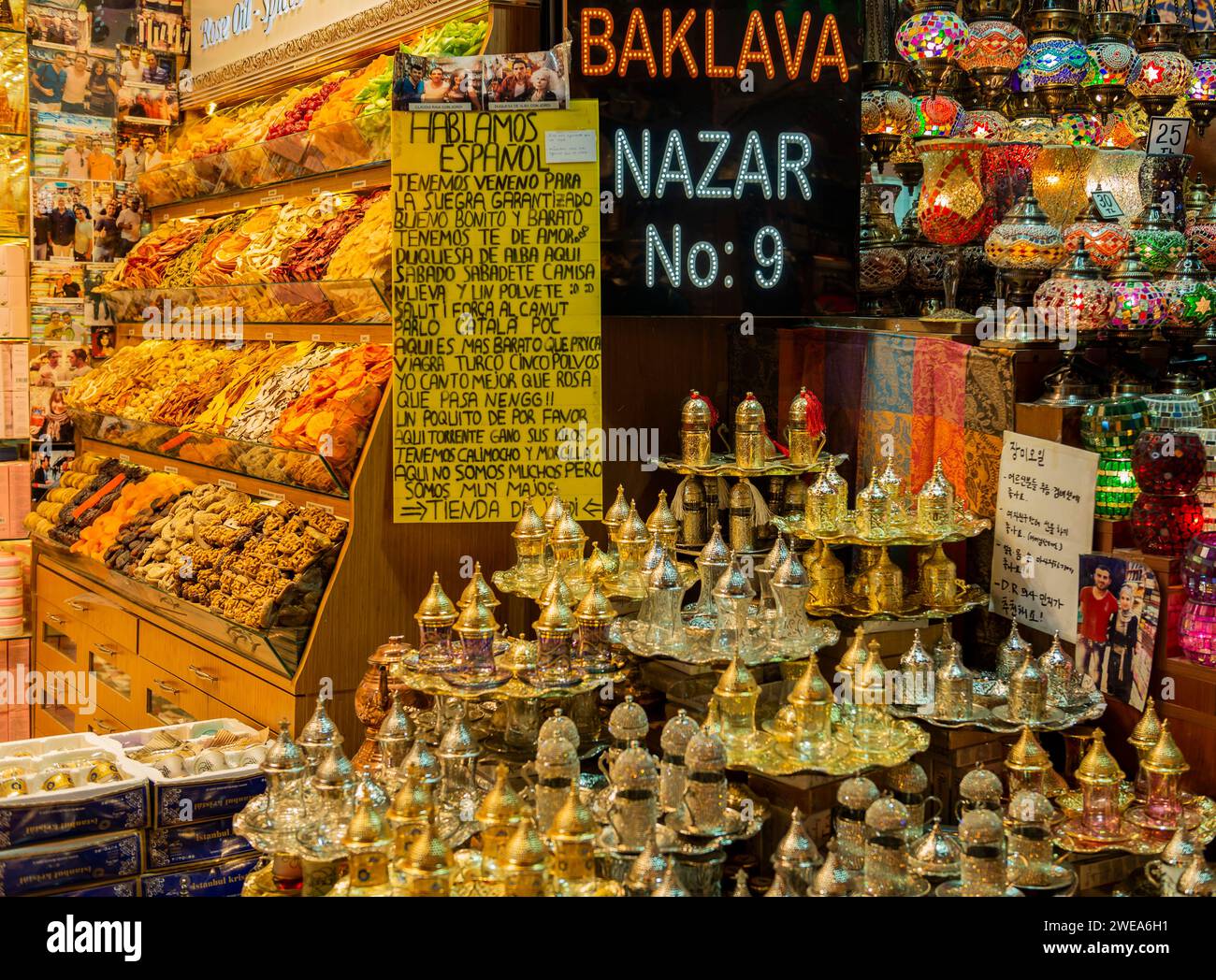 Inside the Grand Bazaar in Istanbul Stock Photo - Alamy