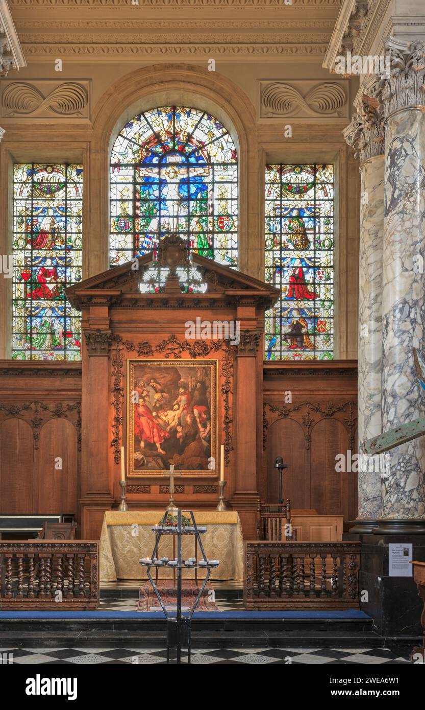 Altar and reredos painting (of Jesus Christ taken down from a cross) in ...