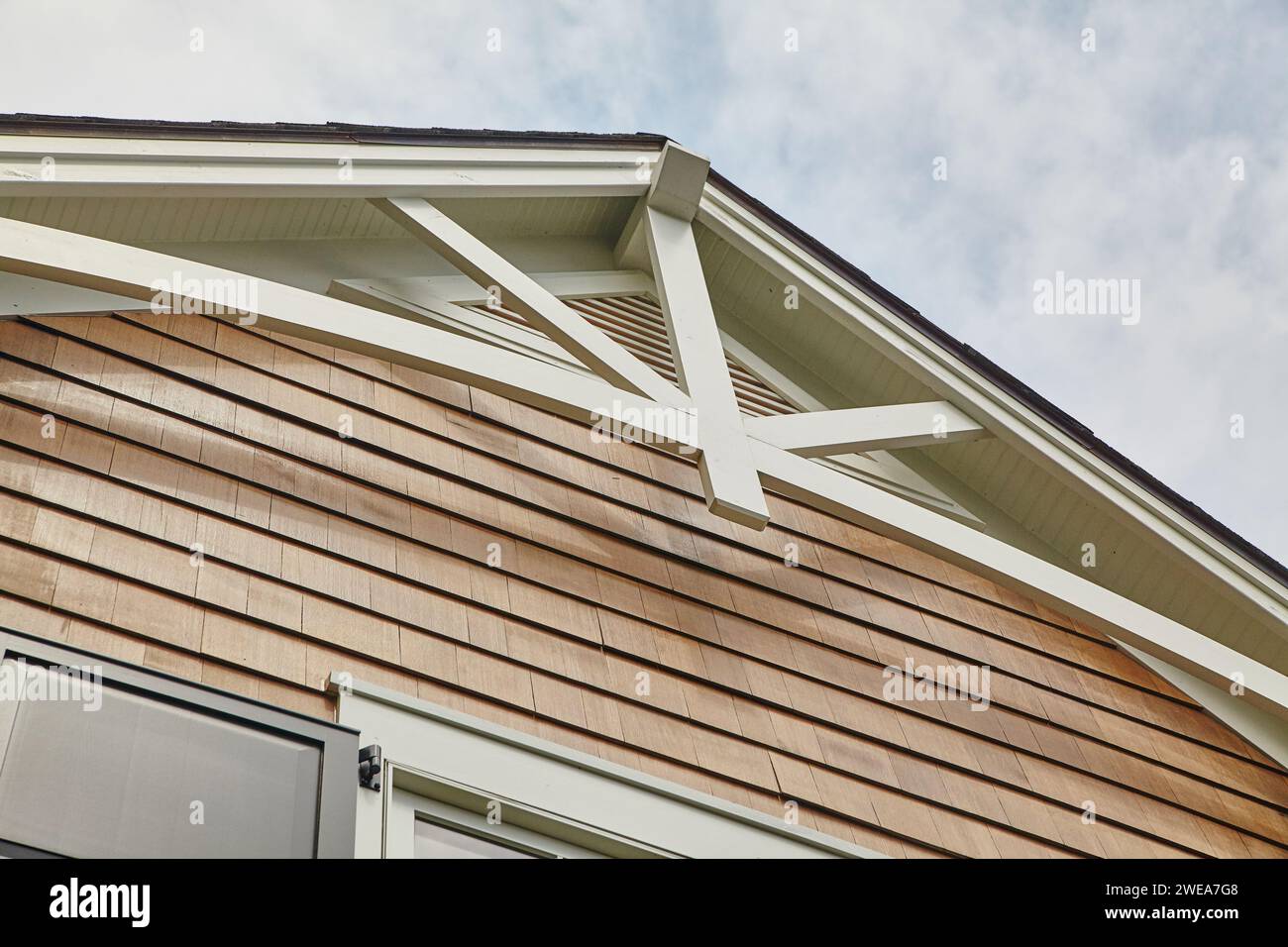 Gable struts hi-res stock photography and images - Alamy