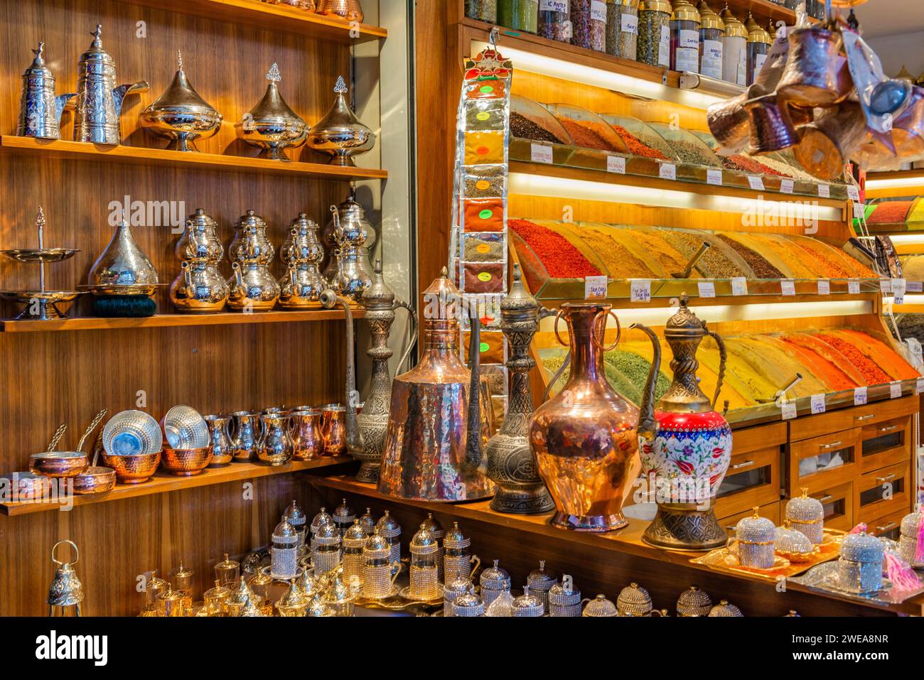 Inside the Grand Bazaar in Istanbul Stock Photo - Alamy