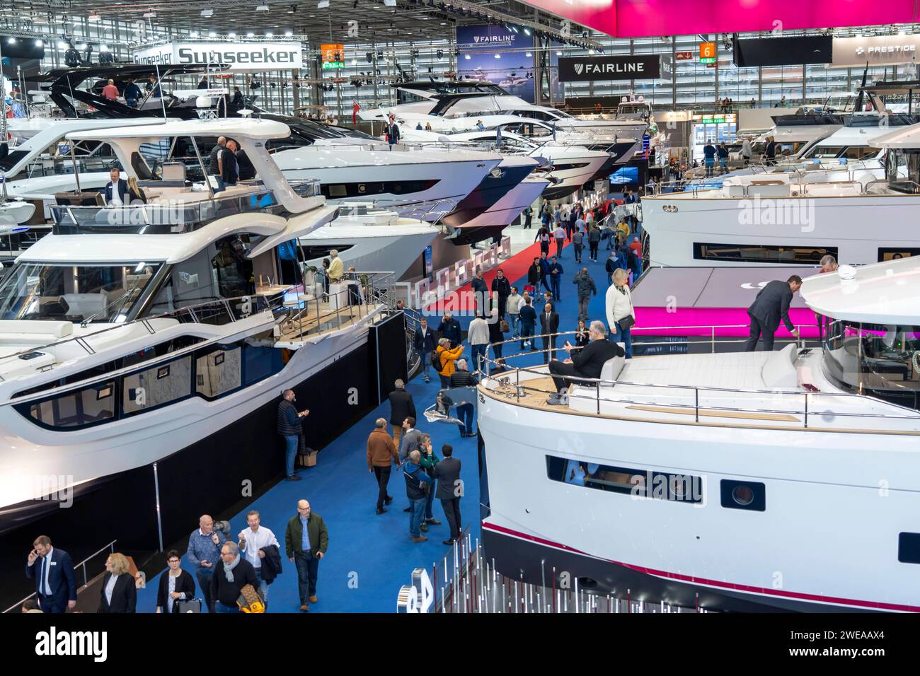 Großyachten, Luxusyachten, in der Halle 6 der BOOT 2024, größte Yacht ...