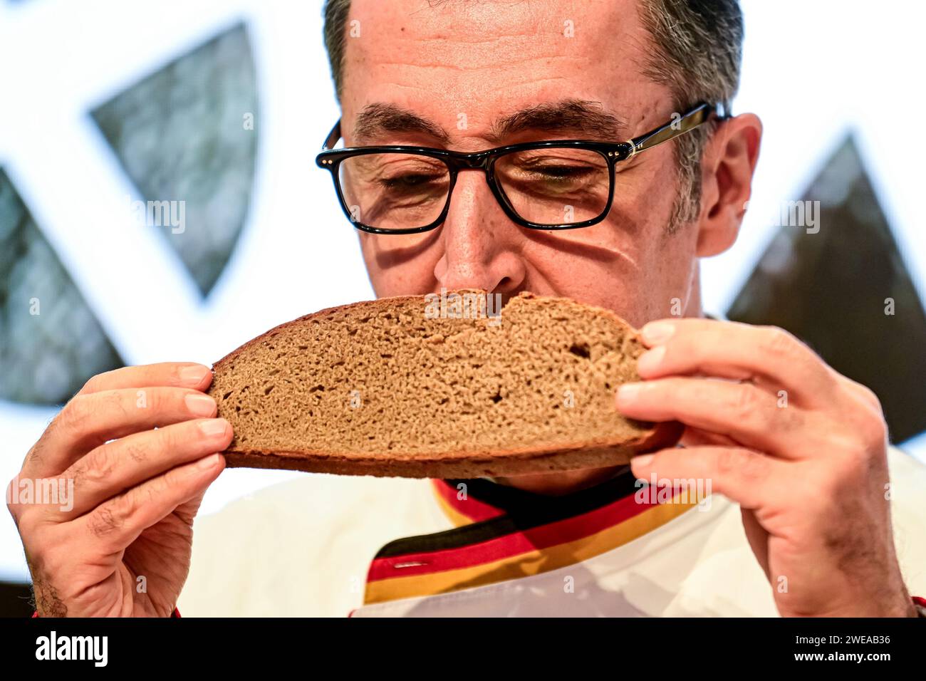 Berlin, Germany. 24th Jan, 2024. Cem Özdemir (Alliance 90/The Greens ...