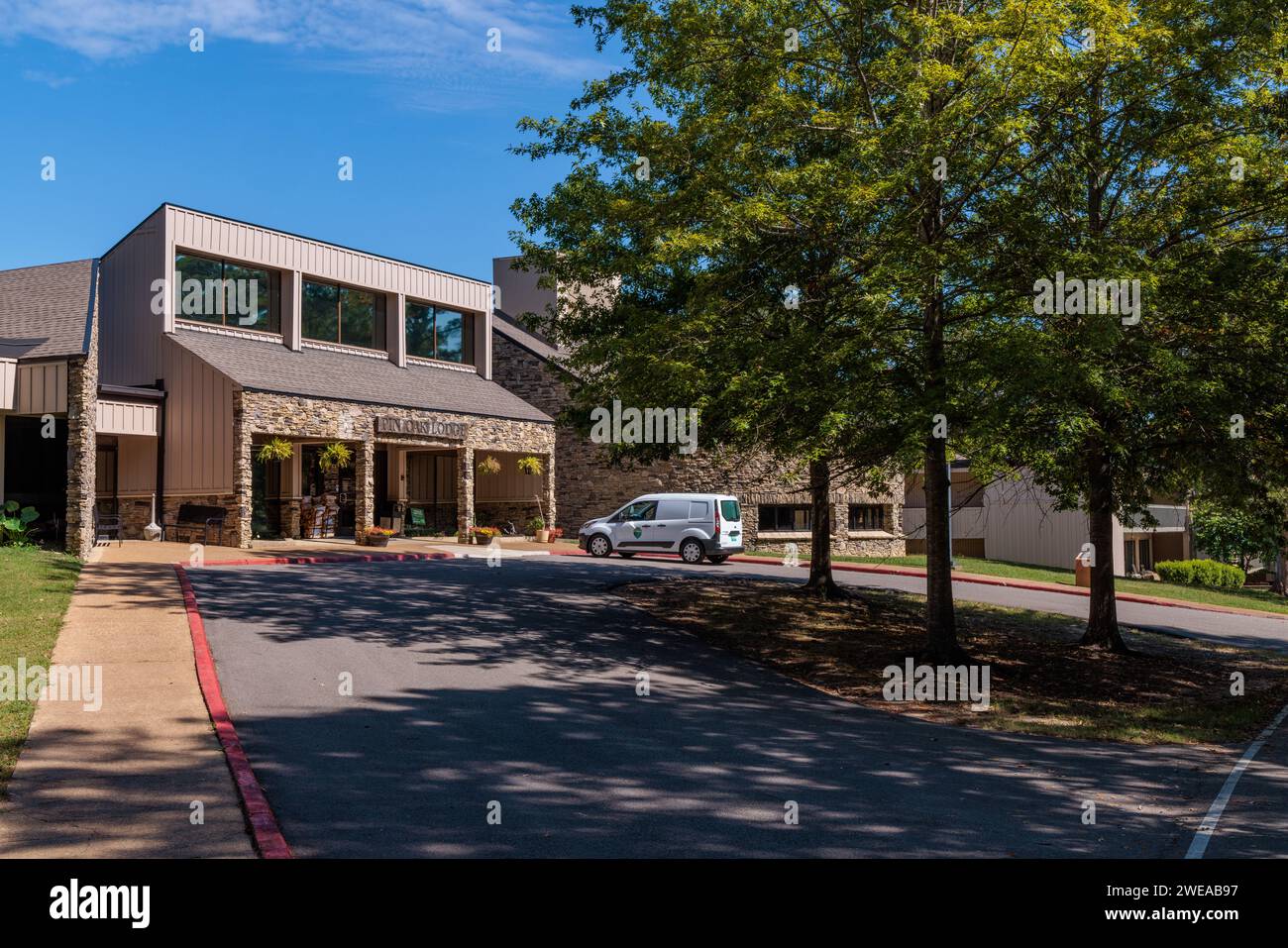 The Lodge at Natchez Trace in the Pin Oak area of Natchez Trace State ...