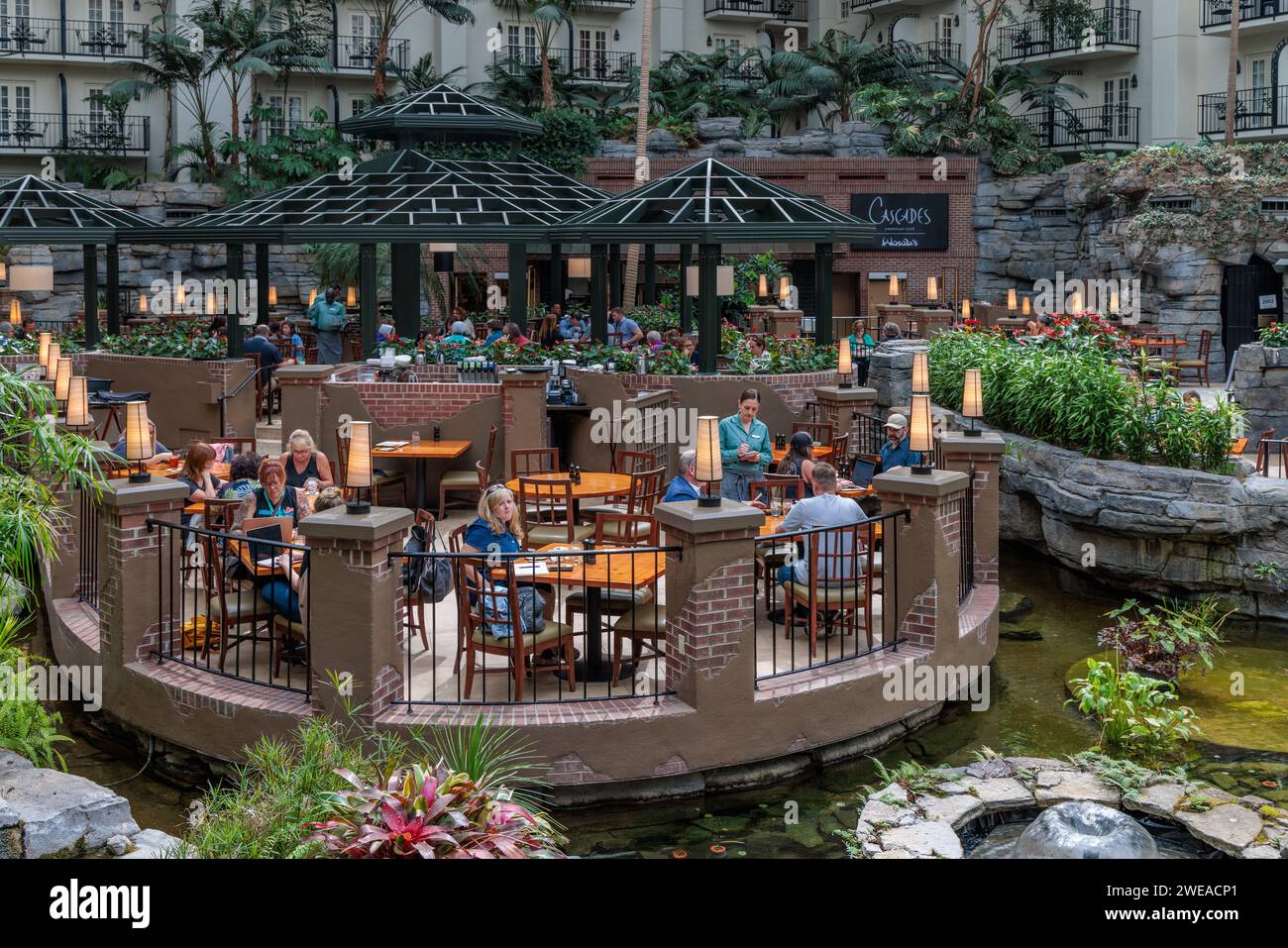 Guests dining at the Cascades American Cafe inside Gaylord Opryland ...