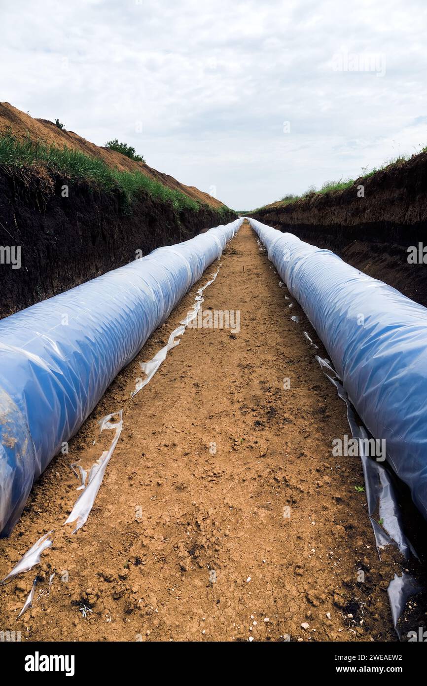 Construction of a water conduct. A double thread of large diameter ...