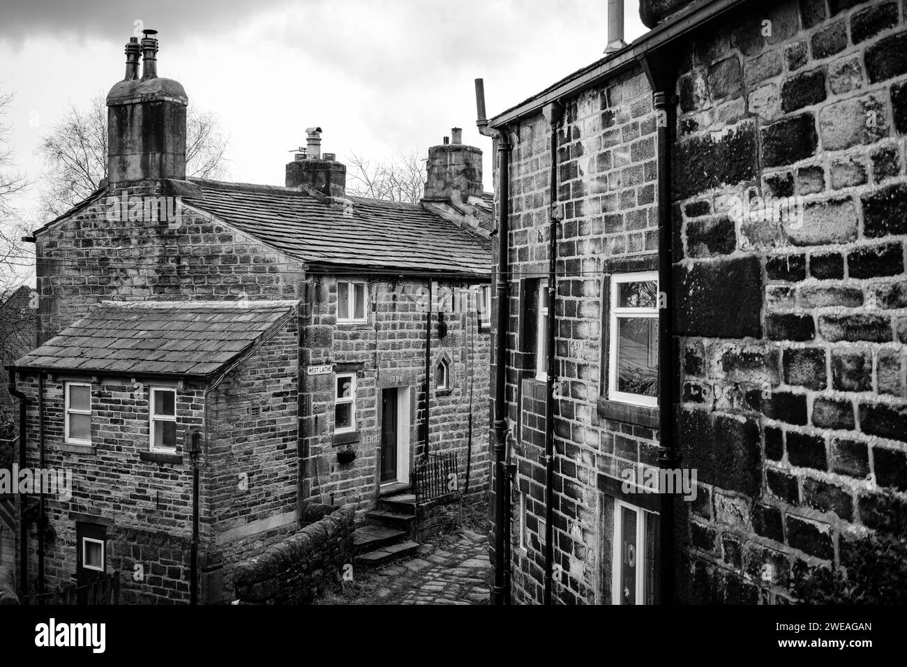 Yorkshire village with listed buildings Black and White Stock Photos ...