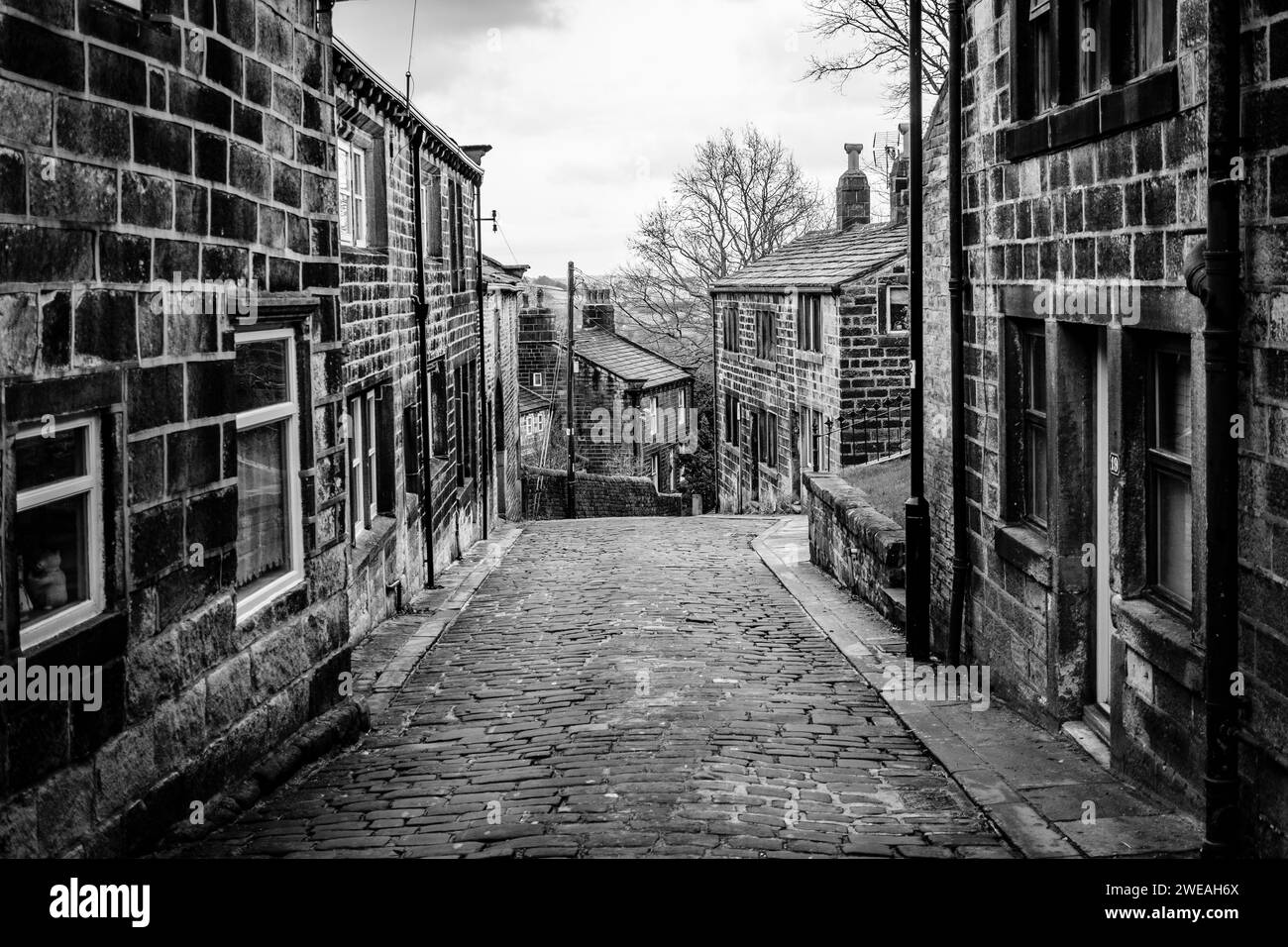 Yorkshire village with listed buildings Black and White Stock Photos ...