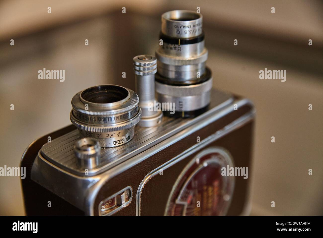Vintage camera mechanics hi-res stock photography and images - Alamy