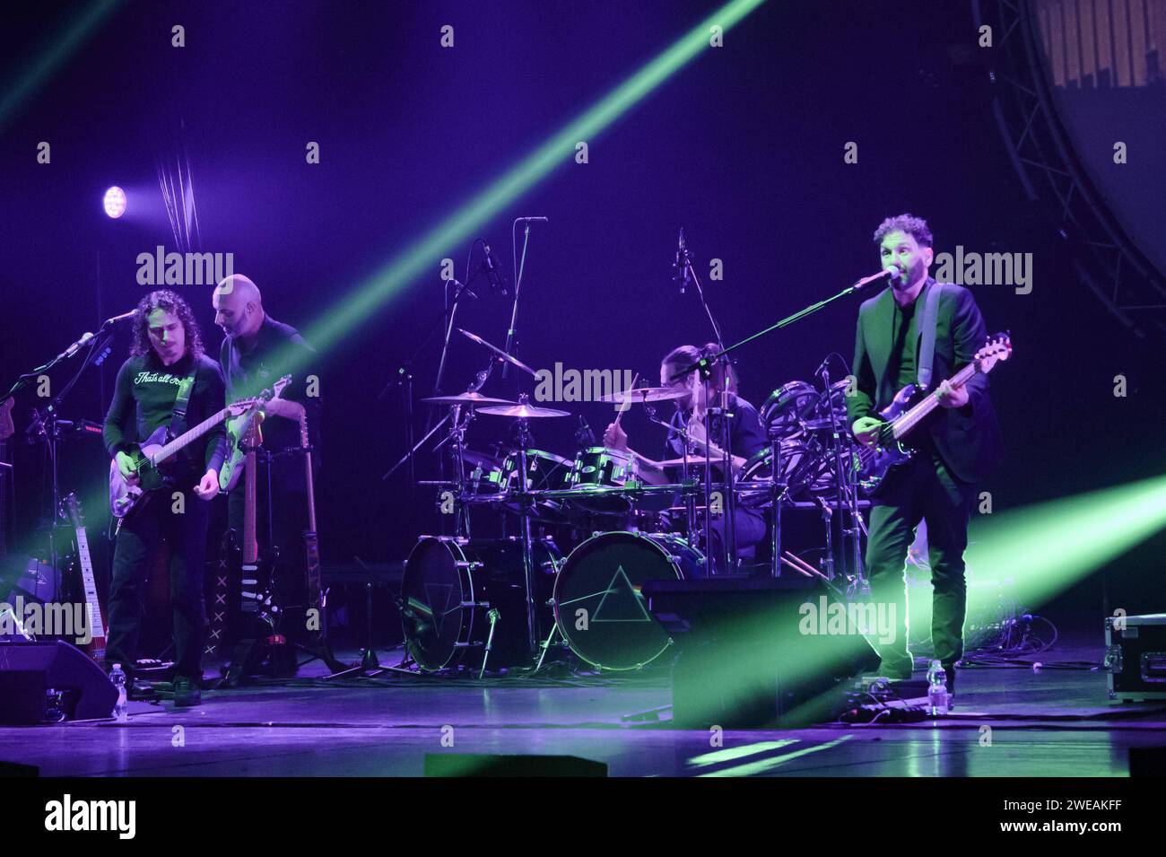 Dark side of the moon pink floyd hi-res stock photography and images ...
