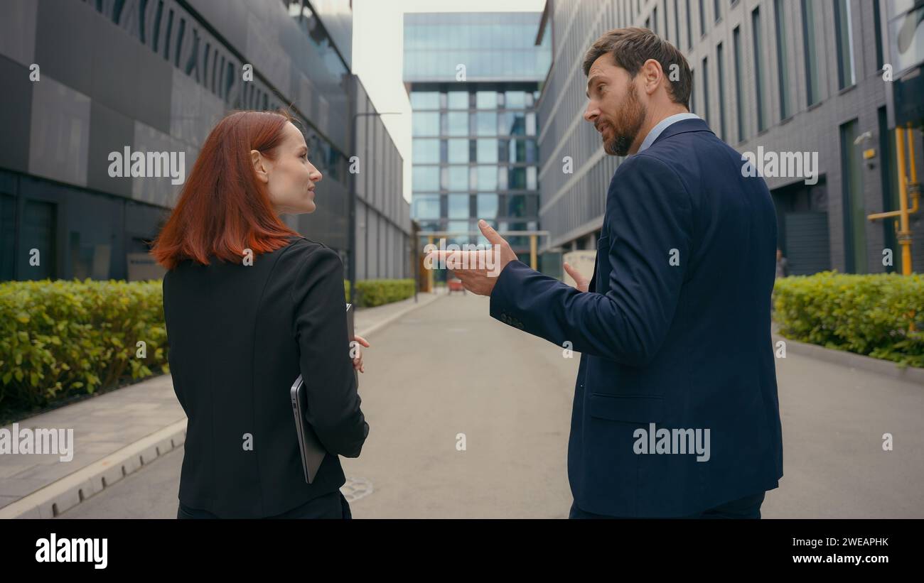 Talk behind friends back hi-res stock photography and images - Alamy