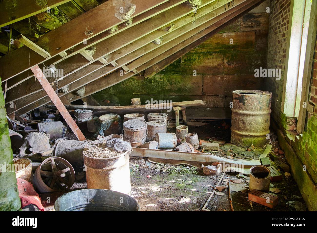 Barrels structure hi-res stock photography and images - Alamy