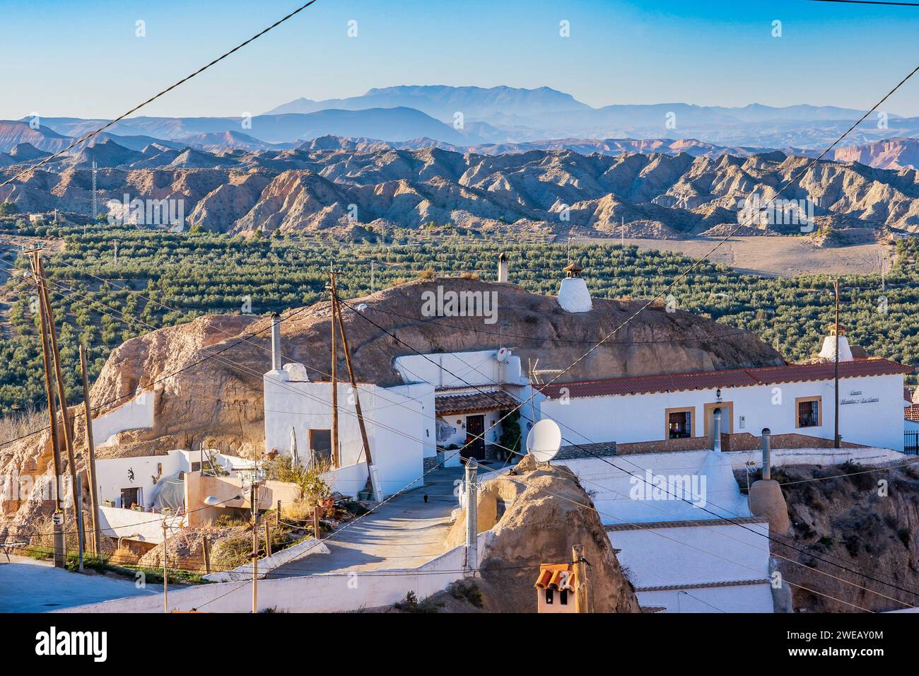 Cave houses hi-res stock photography and images - Alamy