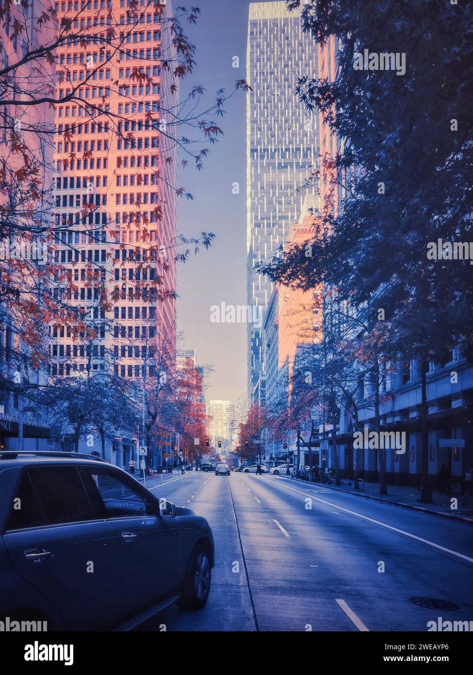 Downtown seattle street skyscrapers hi-res stock photography and images ...