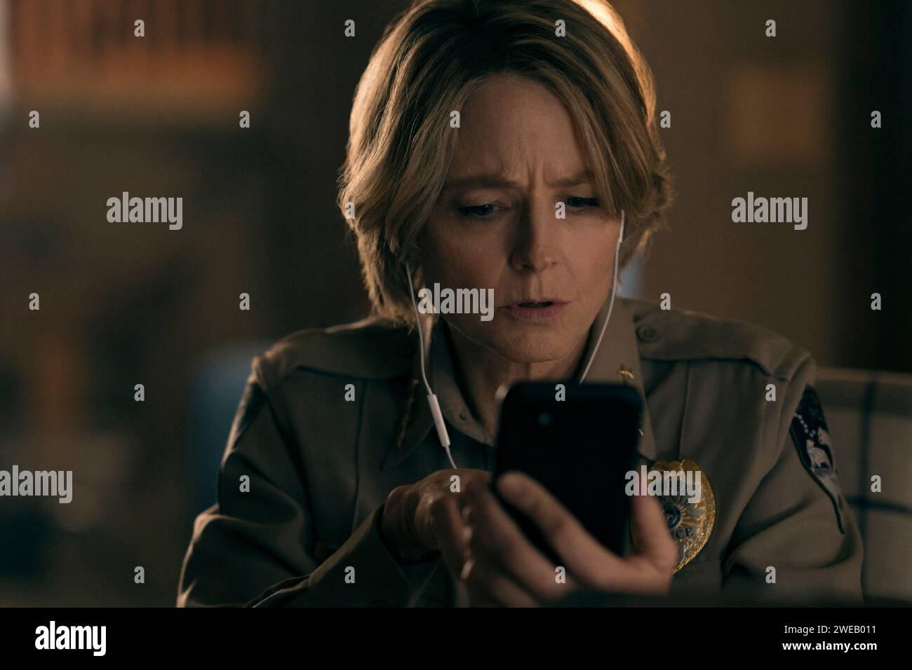 Jodie Foster (Detective Elizabeth Danvers), Jodie Foster (Detective Elizabeth Danvers),