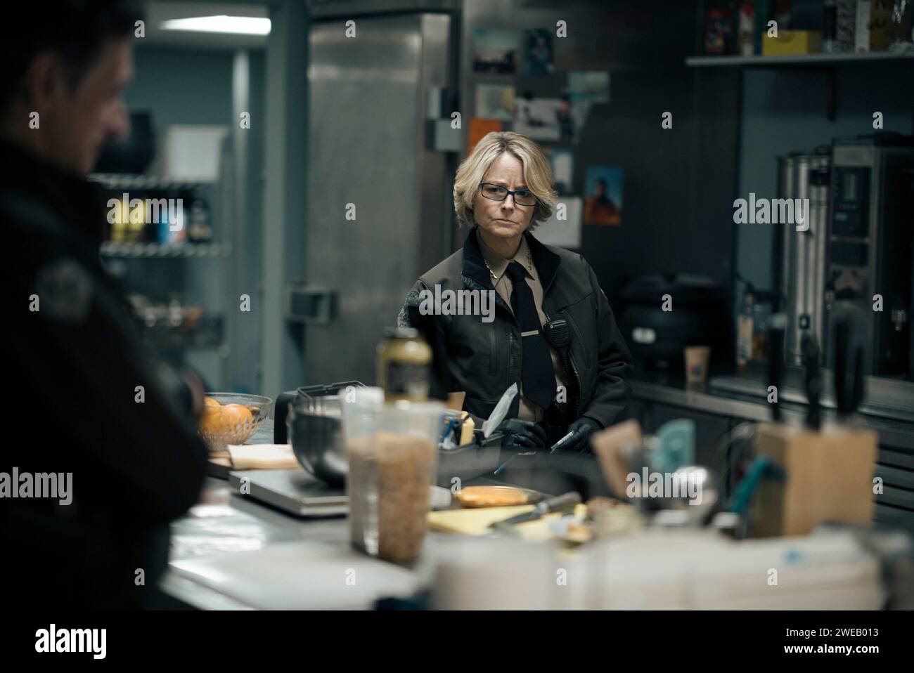 John Hawkes (Hank Prior), Jodie Foster (Detective Elizabeth Danvers ...