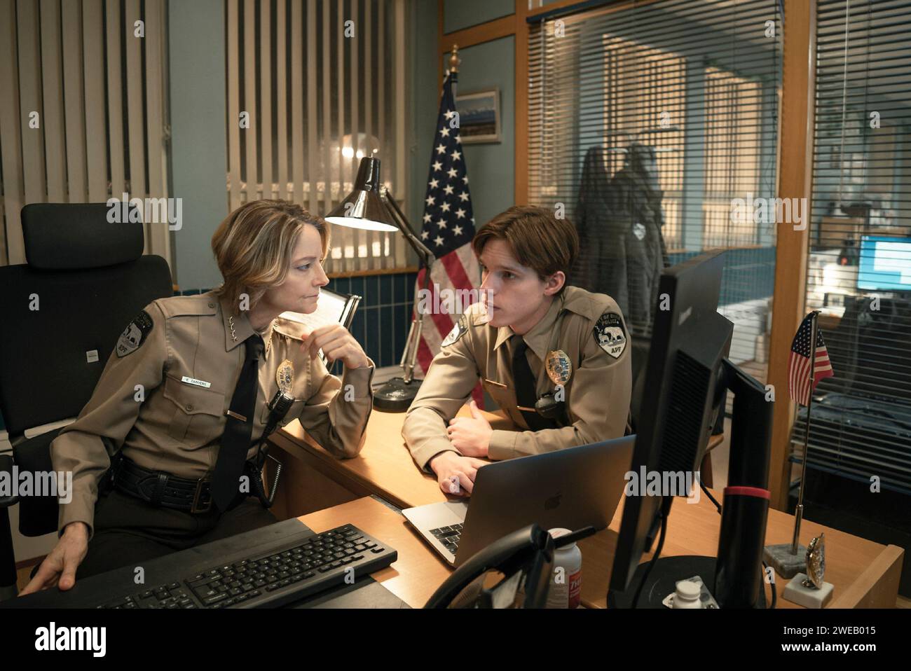 Jodie Foster (Detective Elizabeth Danvers), Finn Bennett (Peter Prior ...