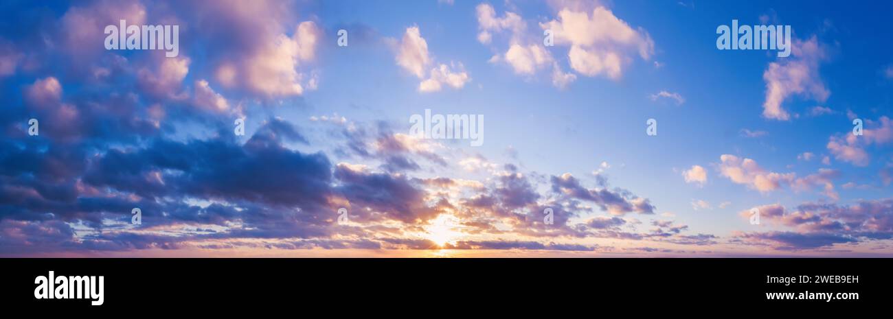 Atmospheric colorful sunset sky hi-res stock photography and images - Alamy
