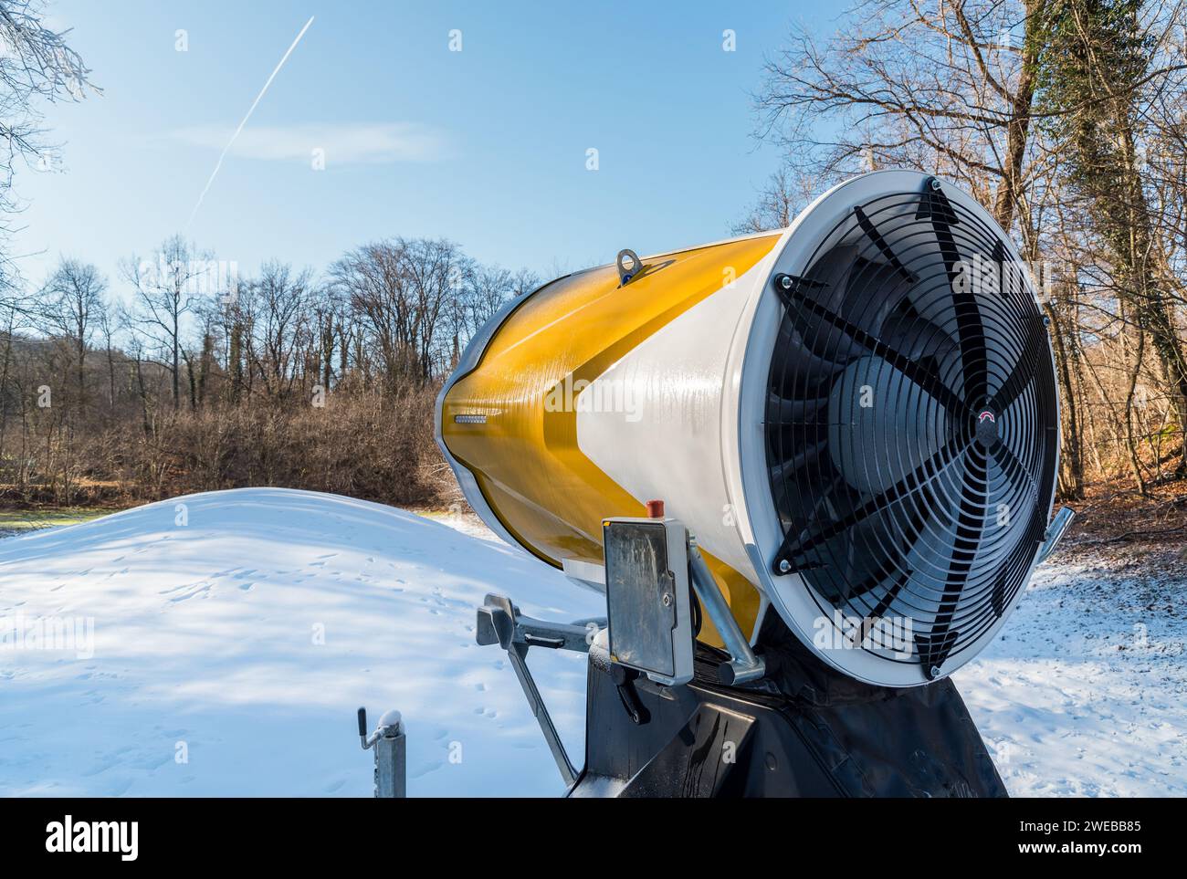 Snow cannon for producing artificial snow for ski slopes. Artificial ...