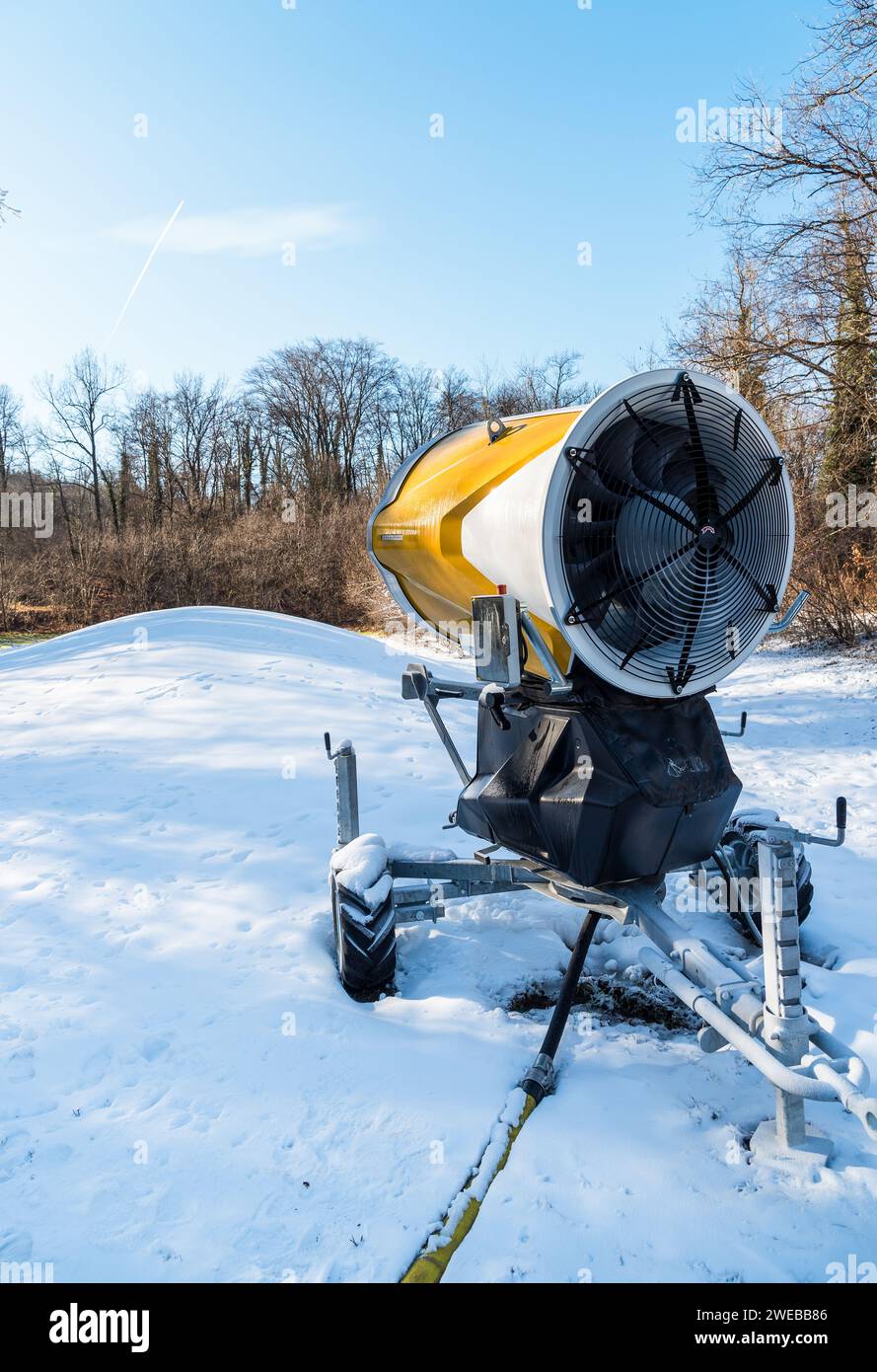 Artificial snow production hi-res stock photography and images - Alamy
