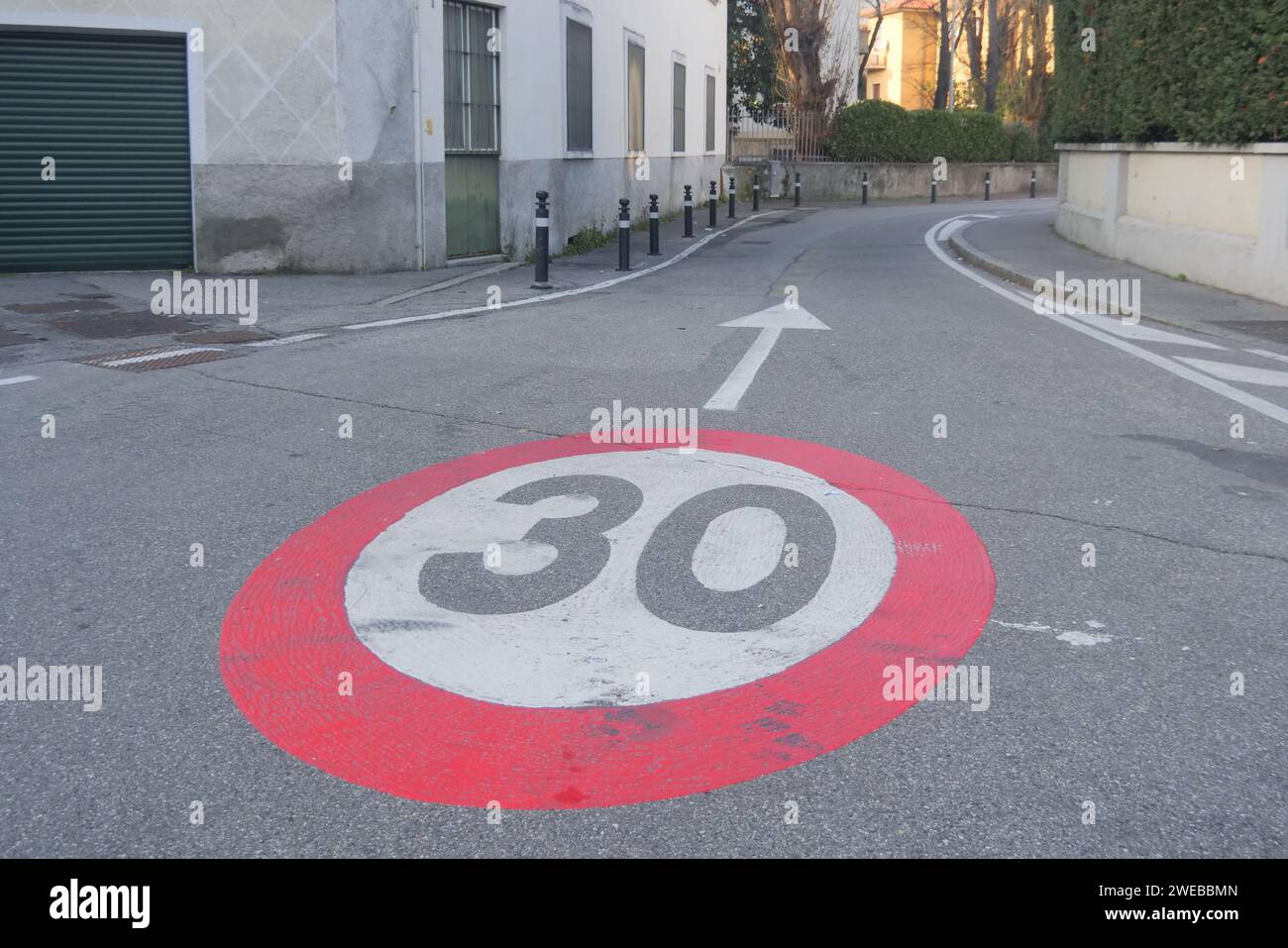 Limiti di velocita hi-res stock photography and images - Alamy