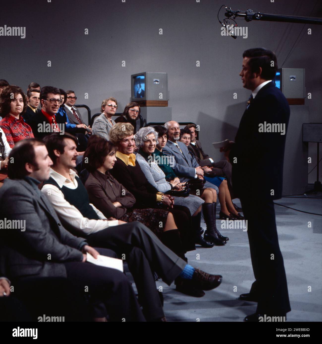 Studio audience 1970s hi-res stock photography and images - Alamy