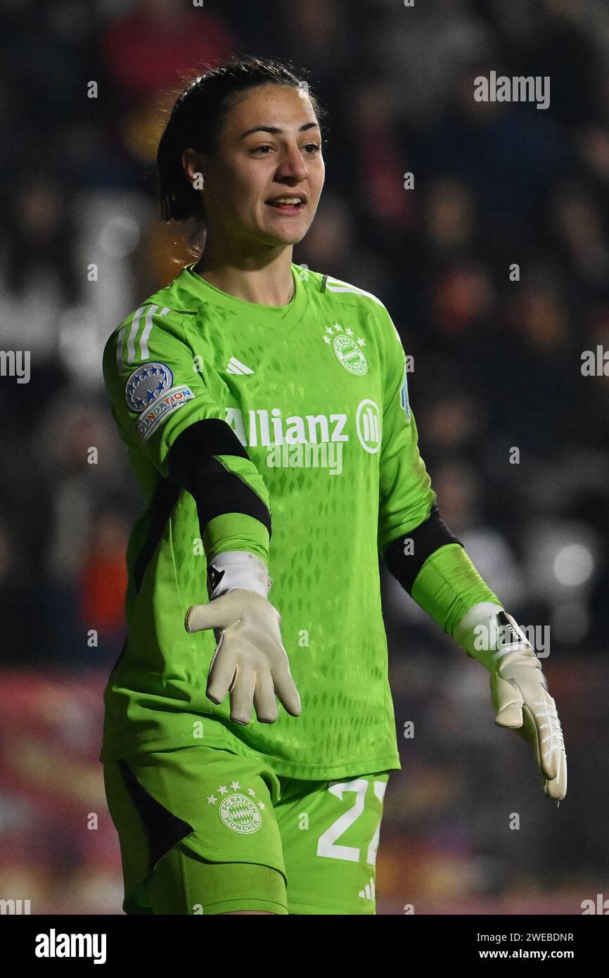 Maria luisa grohs fc bayern munchen hi-res stock photography and images ...