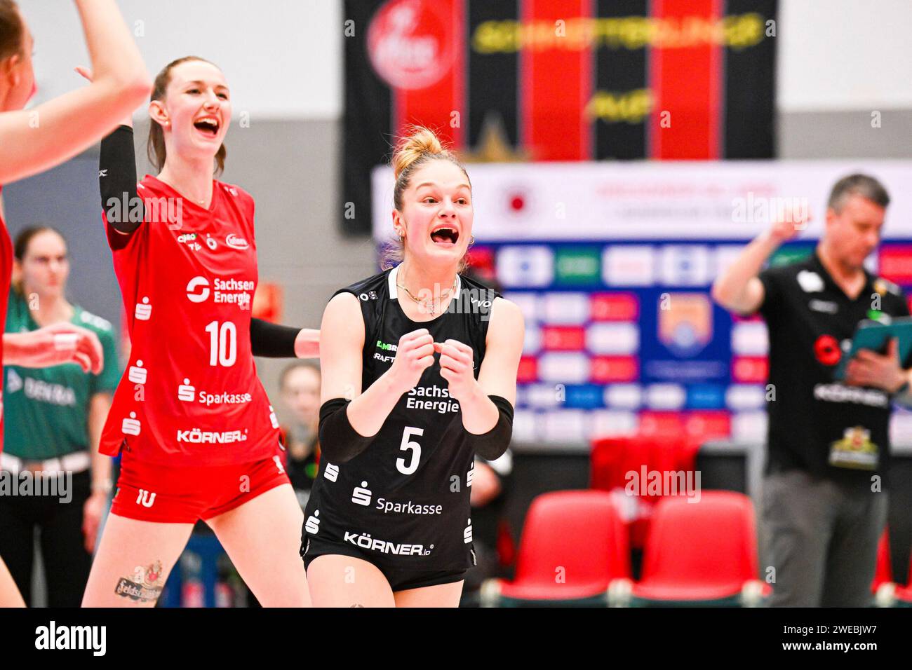 Dresden, Deutschland. 24th Jan, 2024. Lotte Goertz (Dresdner SC, #5) 1. Volleyball Bundesliga ...