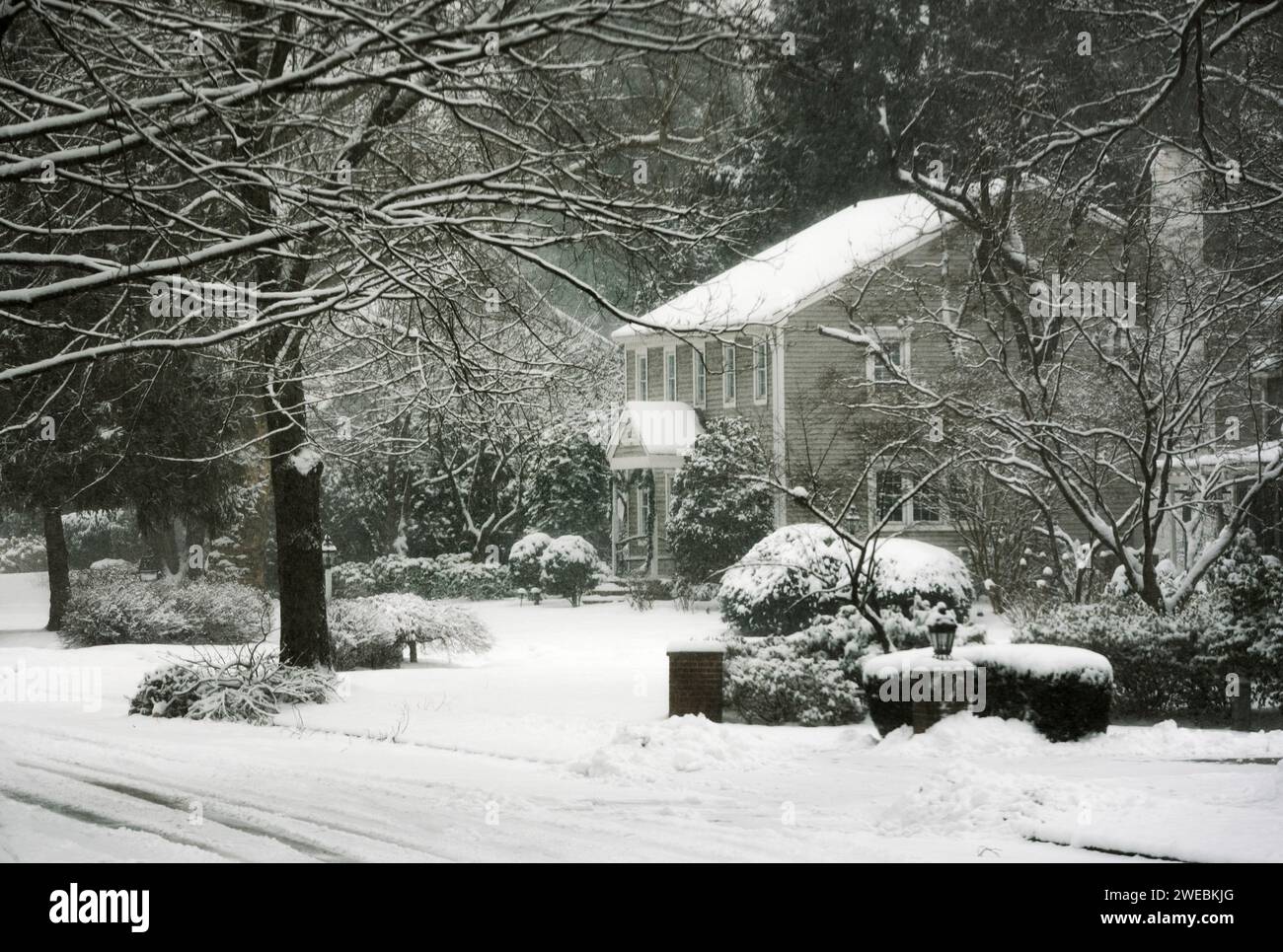 Suburbia suburban house hi-res stock photography and images - Alamy