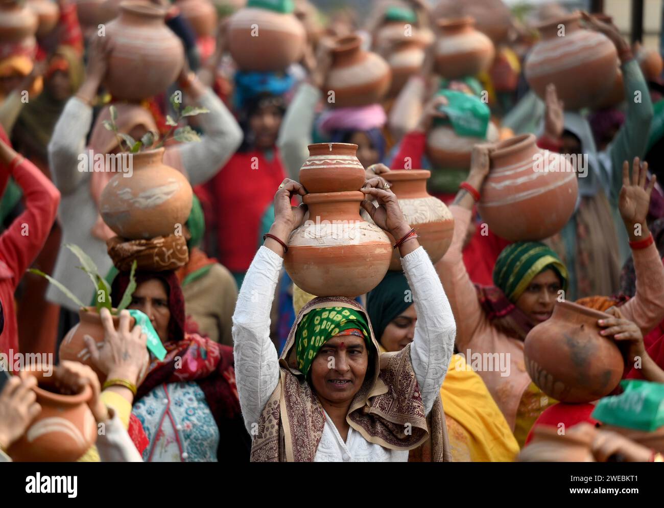 Noida, India. 24th Jan, 2024. NOIDA, INDIA - JANUARY 24: Hundreds of ...