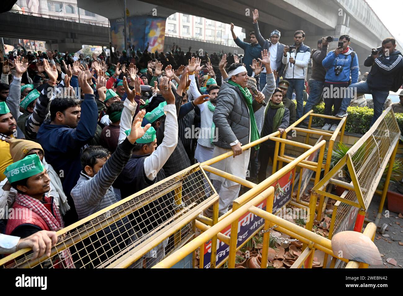 Noida, India. 24th Jan, 2024. NOIDA, INDIA - JANUARY 24: Hundreds of ...