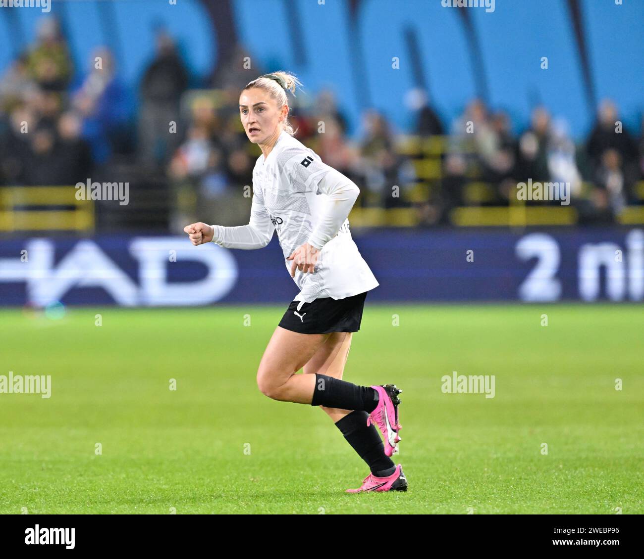 Laura coombs of manchester city hi-res stock photography and images - Alamy