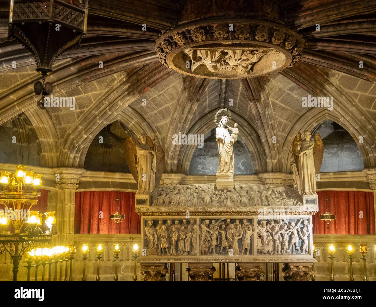 Tomb of Saint Eulalia in the crypt of the Cathedral of Barcelona Stock ...