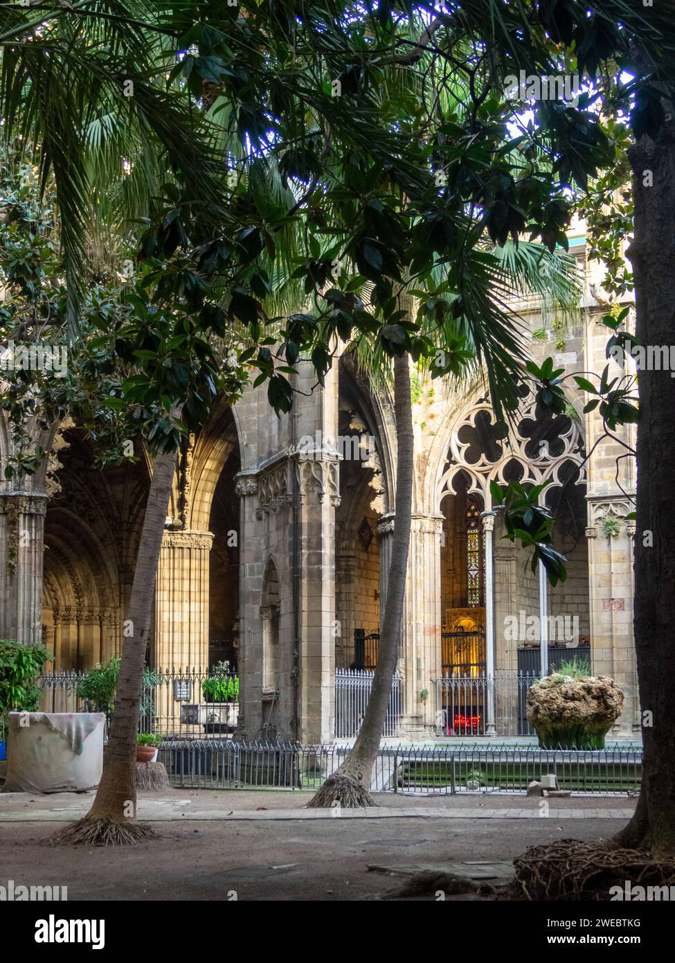 Cloister holy cross hi-res stock photography and images - Alamy