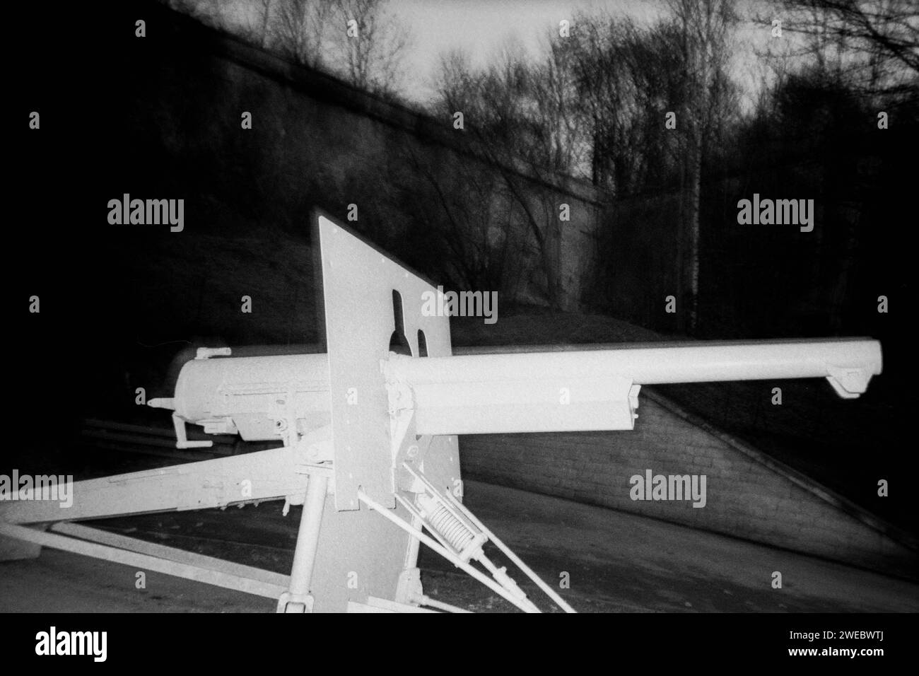 French 75mm gun on fortress lookout, the Fortress, Verdun, Meuse, Grand ...