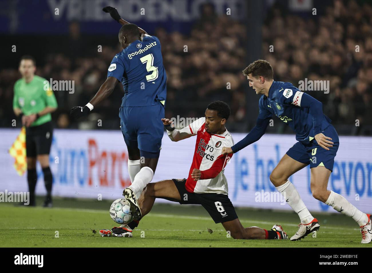 ROTTERDAM - (l-r) Jordan Teze of PSV Eindhoven, Quinten Timber of ...