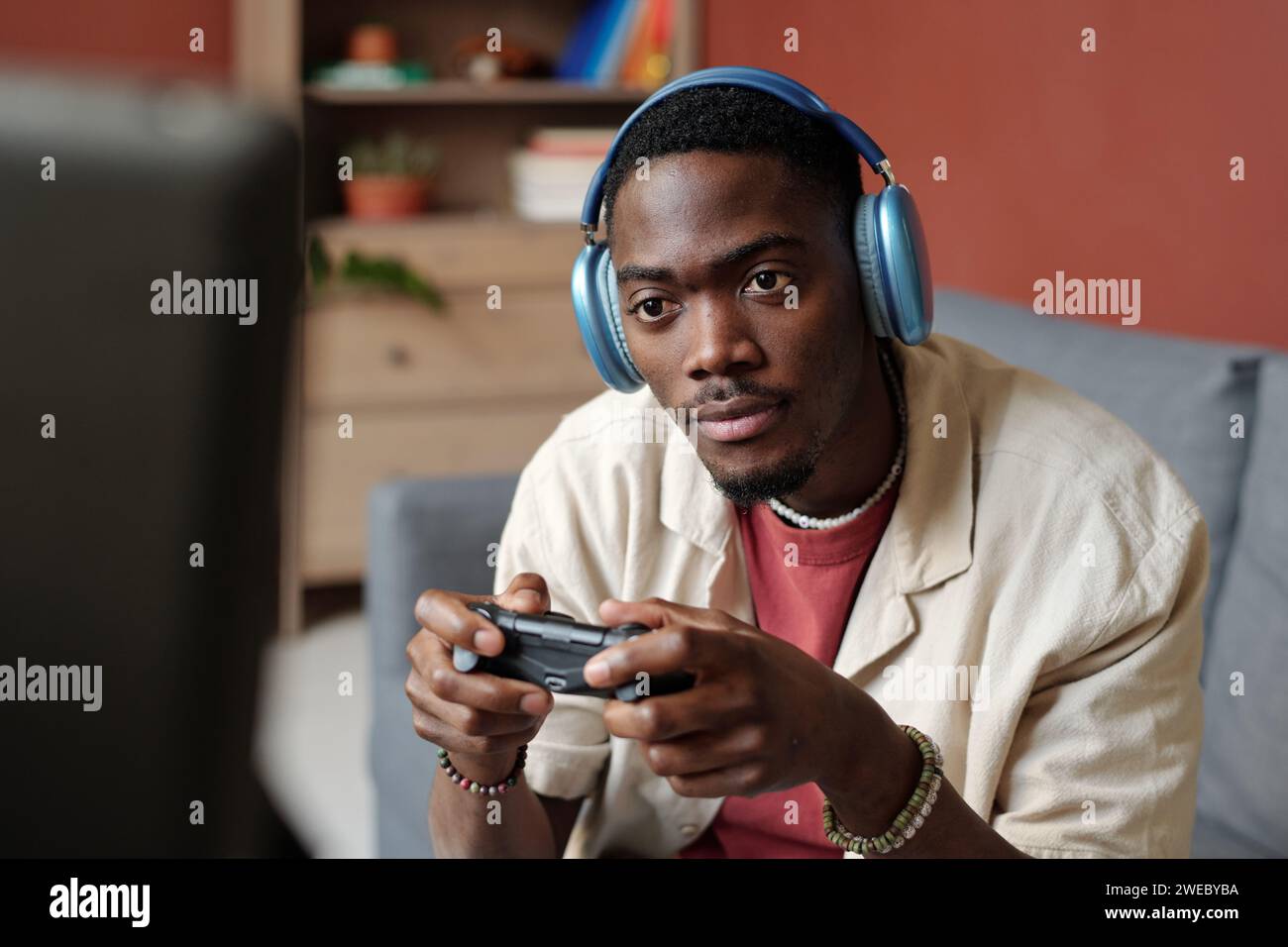 Solo console gamer black hi-res stock photography and images - Alamy
