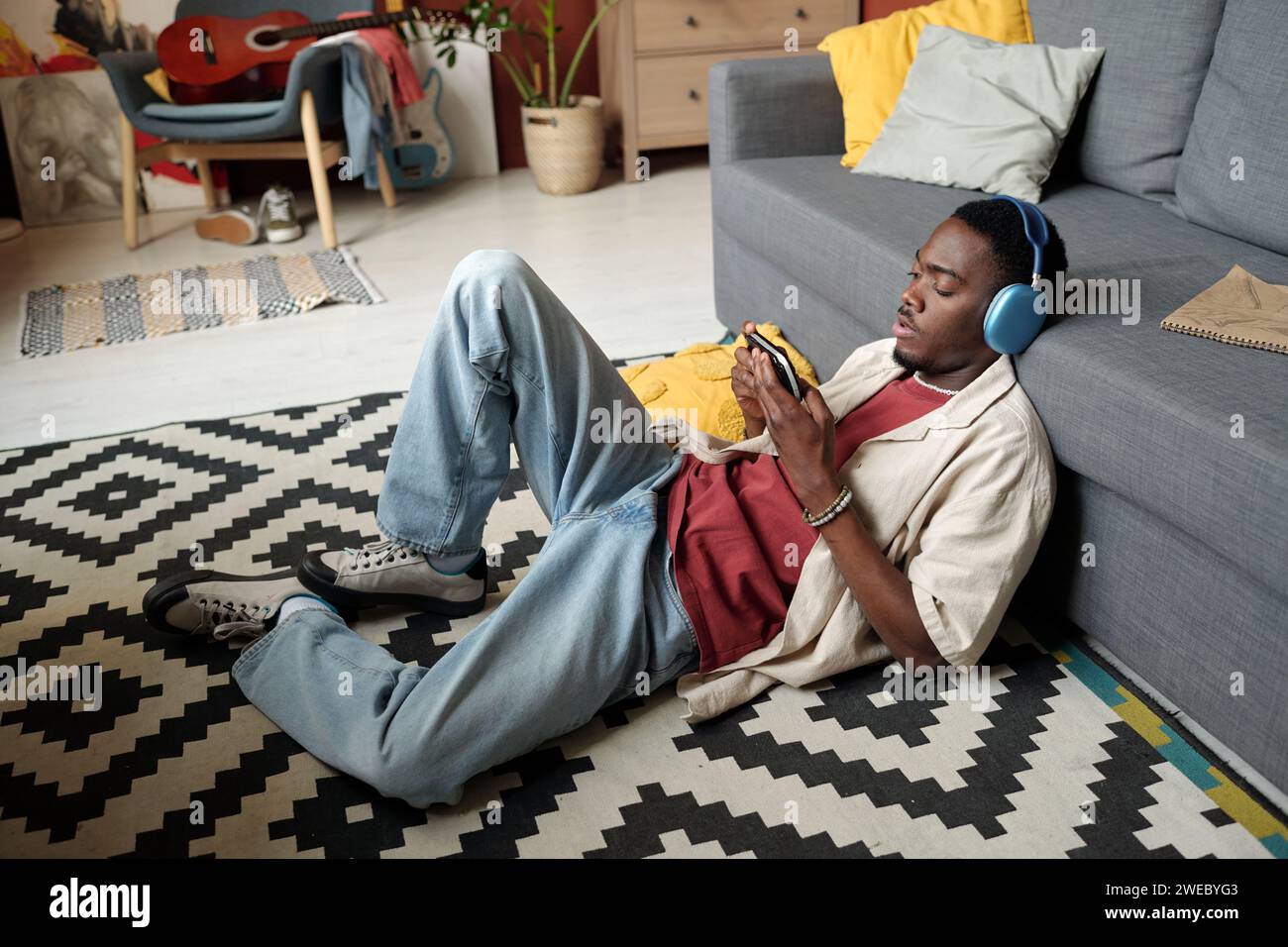 Gamer american hi-res stock photography and images - Alamy