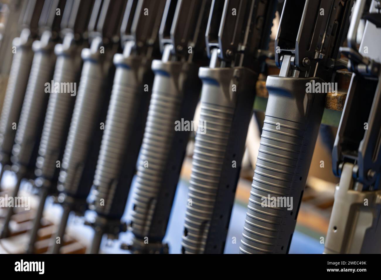 Row of machine guns hi-res stock photography and images - Alamy